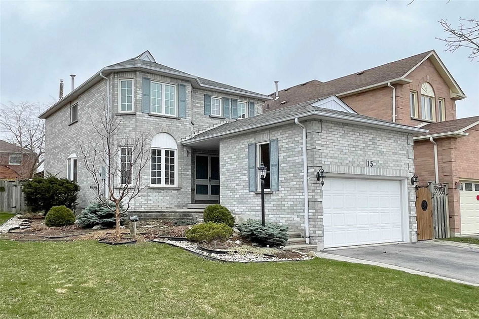 15 Cobblestone Drive, Whitby