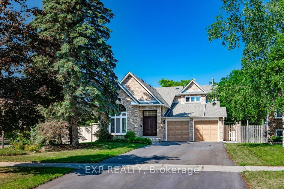 87 Royal Amber Crescent, East Gwillimbury