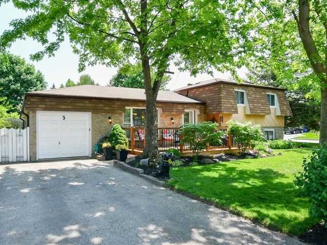5 Storey Gate, New Tecumseth