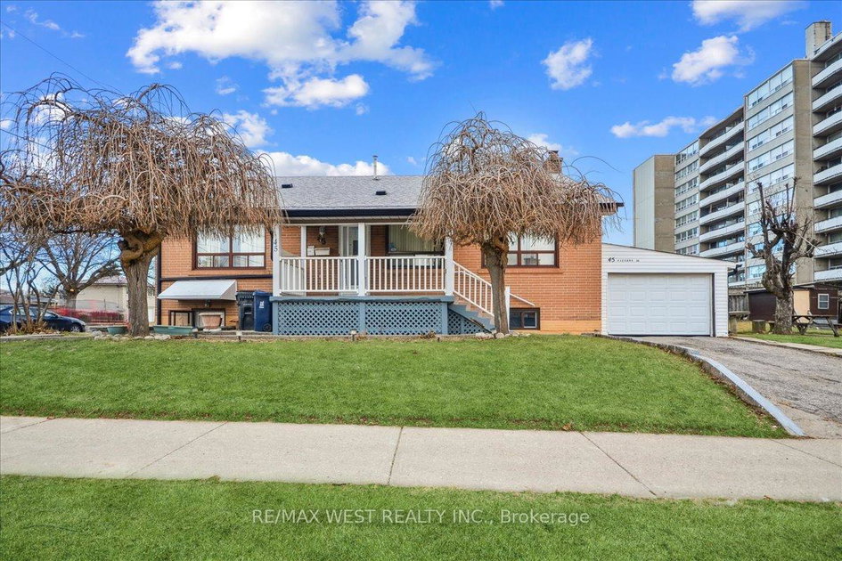 45 Victory Drive, York