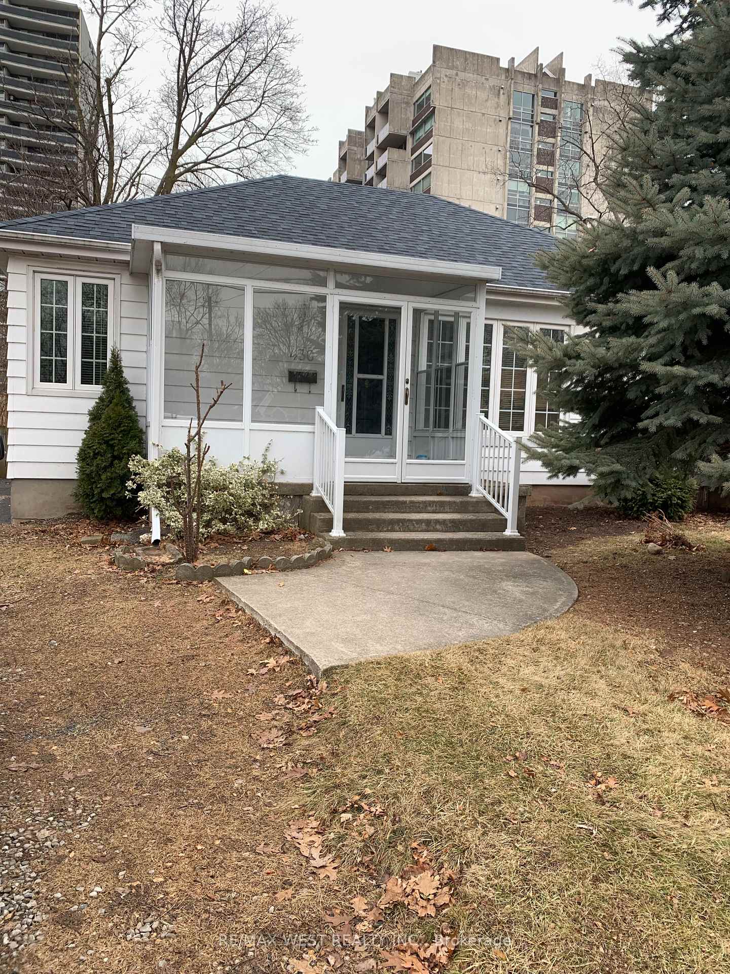 430-queen-mary-drive-oakville-ontario-w12711778