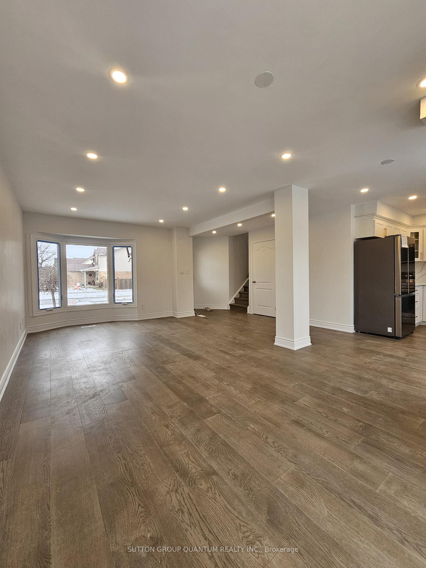 2084-hunt-crescent-burlington-ontario-w12740220