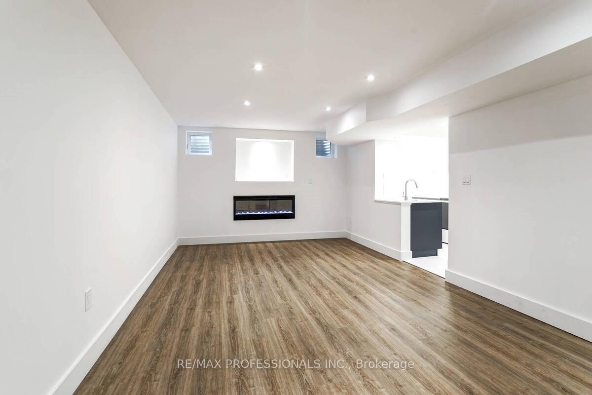 7-vancho-crescent-s-etobicoke-ontario-w12765368