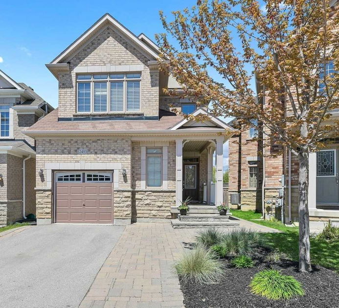 2453 Quetico Crescent, Oakville