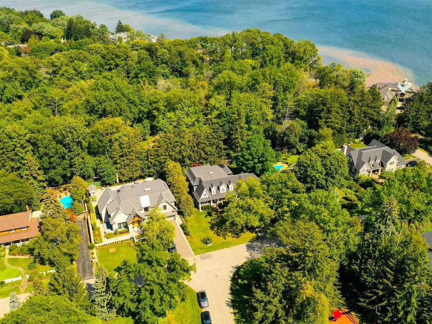 121 Wolfdale Avenue, Oakville