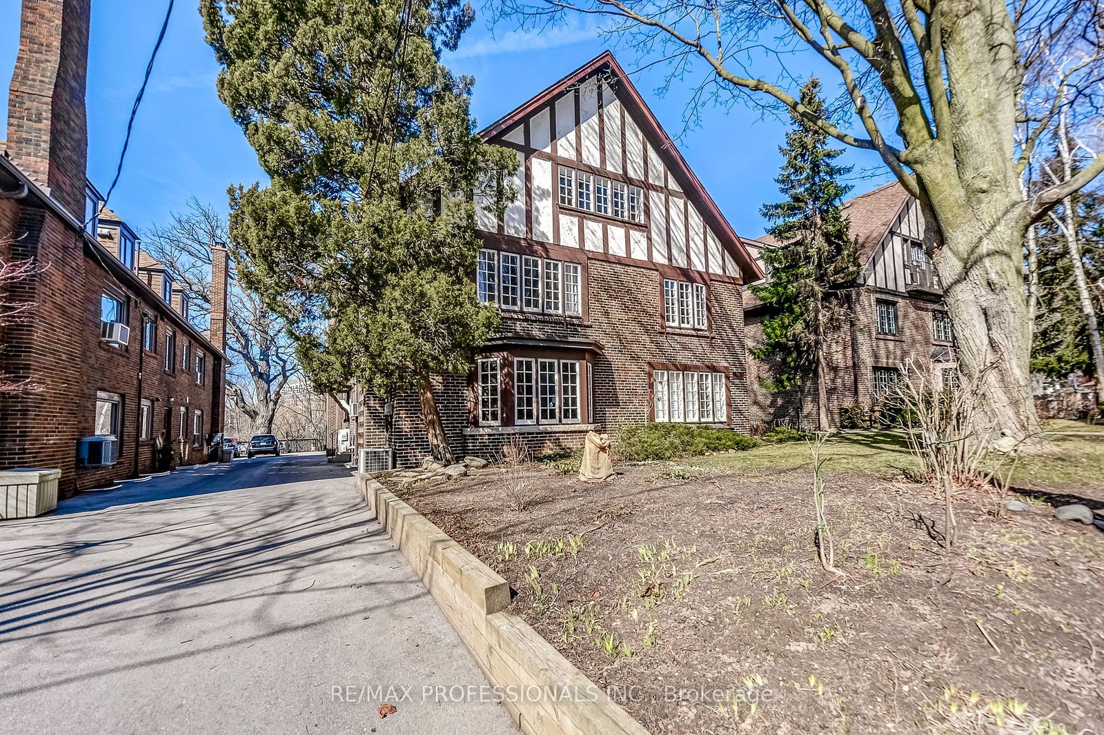 516 Riverside Drive, Etobicoke