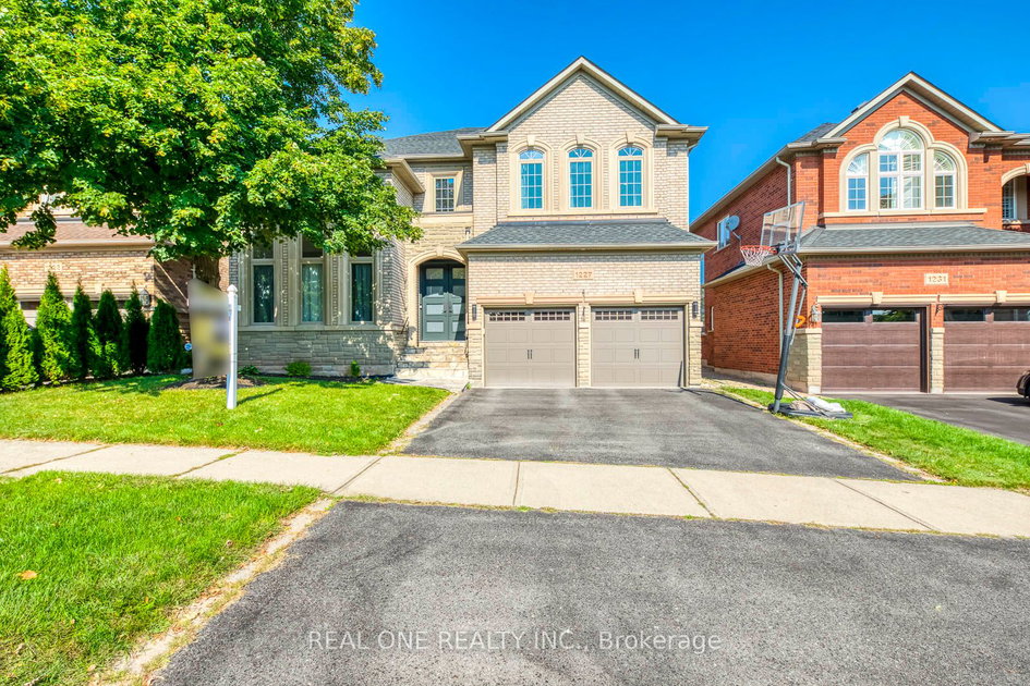 1227 Grace Drive, Oakville