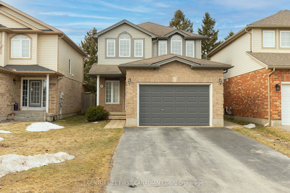 2067 Foxwood Avenue, London