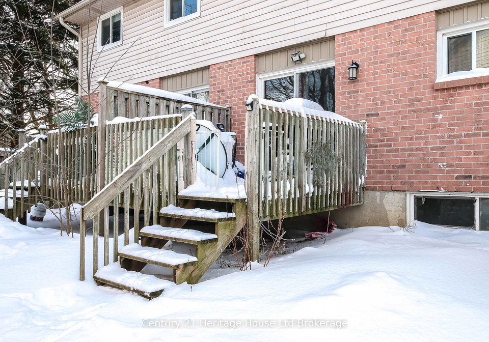 80 Hiawatha Road, Woodstock