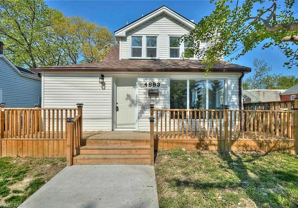 4883 St. Lawrence Avenue, Niagara Falls