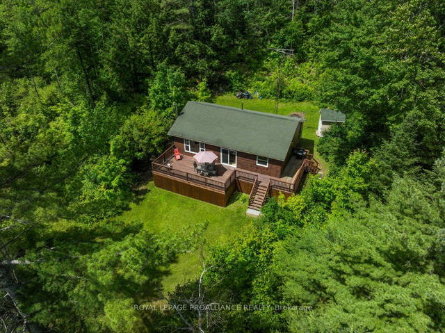 518 Mazinaw Lake, Addington Highlands