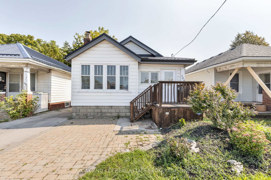 348 Wharncliffe Road S, London